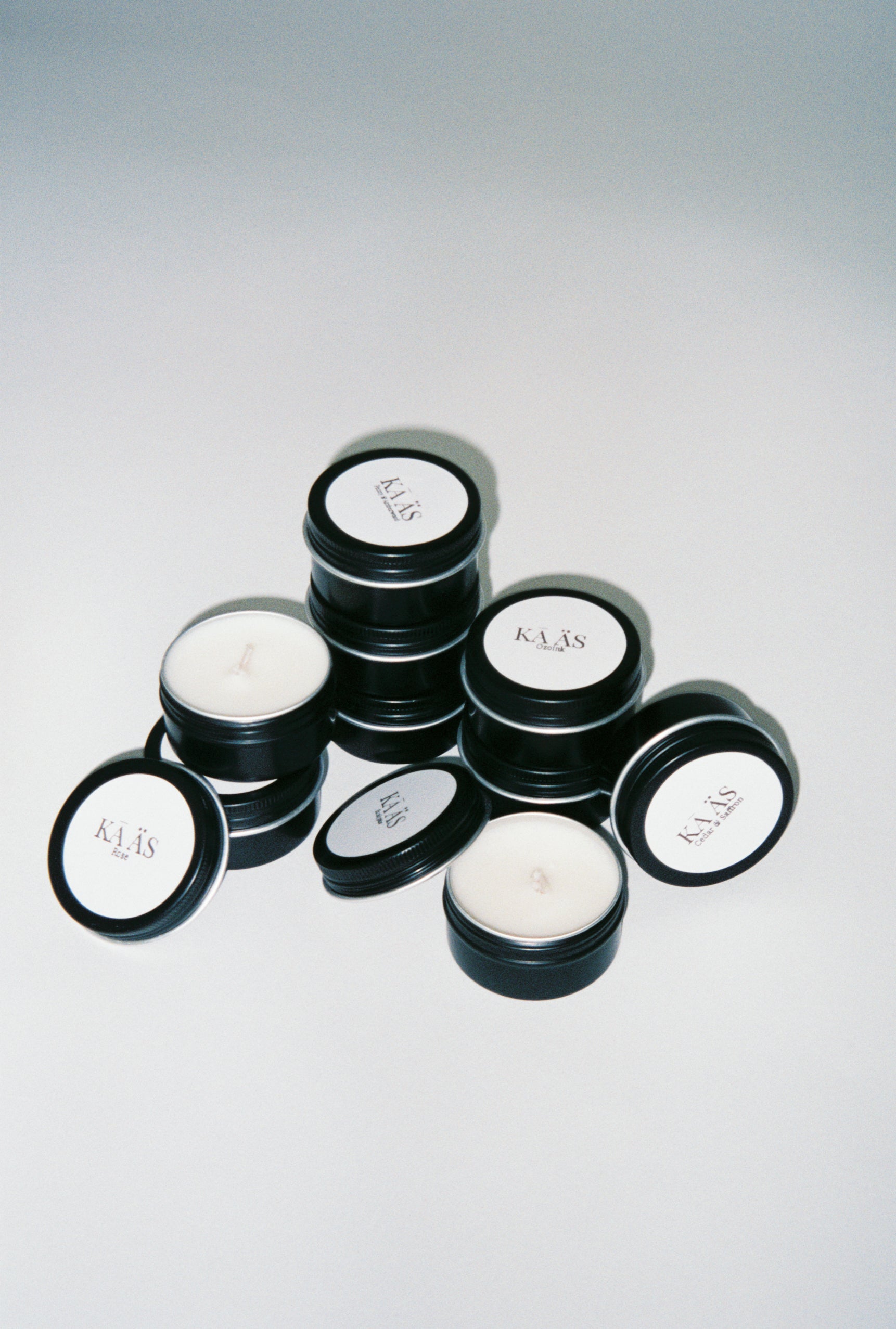 (KĀ ÄS) – kaas-us